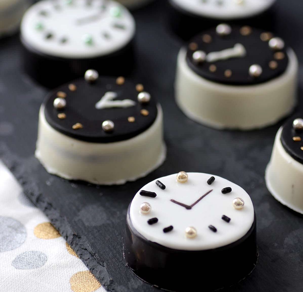 Oreo Cookie Clocks • Pint Sized Baker