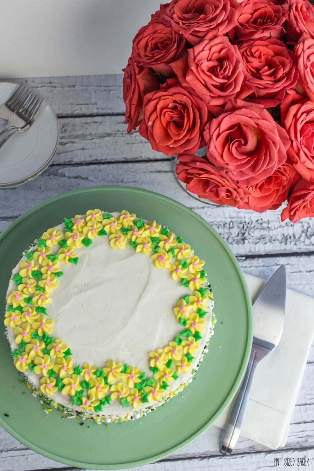 Adding Drop Flowers to a Cake • Pint Sized Baker