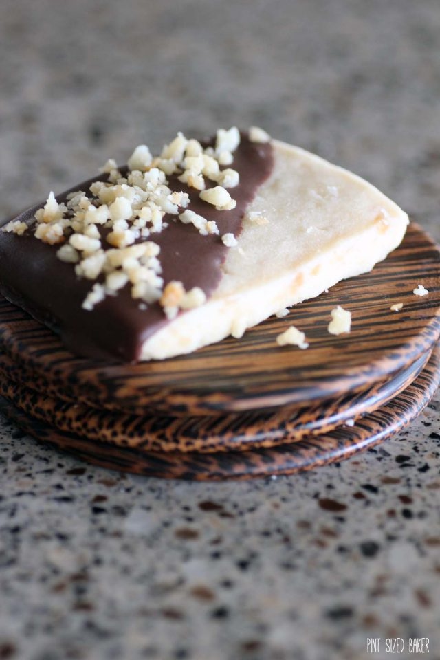 Macadamia Nut Shortbread Cookies - Pint Sized Baker